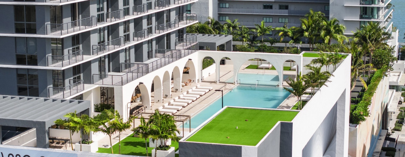 Roof Top Lounge in Miami Florida | Metro Edgewater